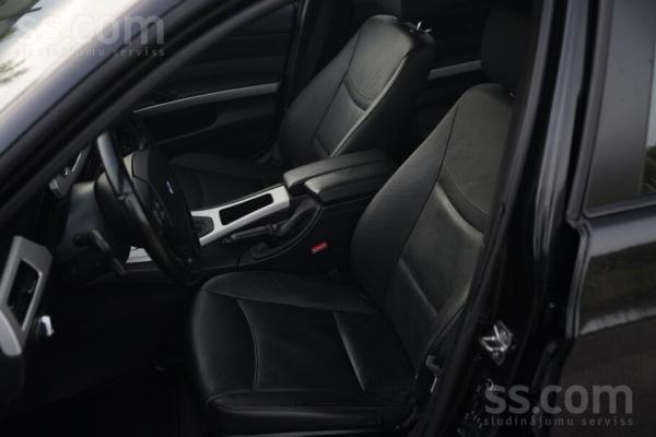 БМВ 318 2009 в Елгава на AUTOMOTO.COM.LV Черный БМВ 318 2009 в Елгава, объемом двигателя 2.00 л и пробегом 250 тыс. км за 4900 €, фото 8 на AUTOMOTO.COM.LV