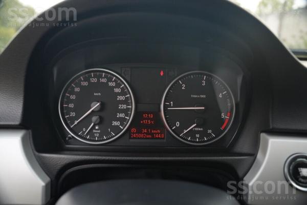 БМВ 318 2009 в Елгава на AUTOMOTO.COM.LV Черный БМВ 318 2009 в Елгава, объемом двигателя 2.00 л и пробегом 250 тыс. км за 4900 €, фото 9 на AUTOMOTO.COM.LV