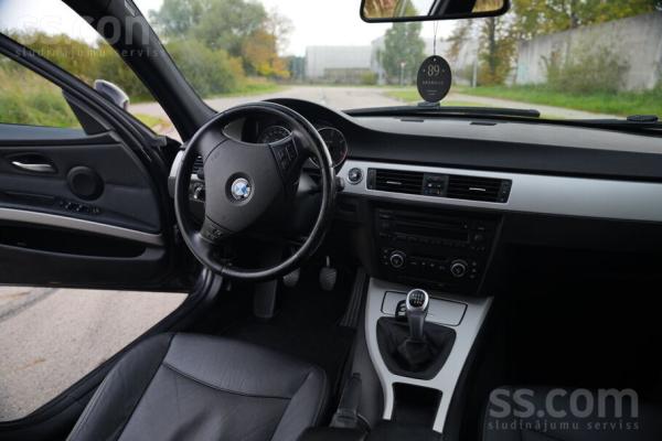 БМВ 318 2009 в Елгава на AUTOMOTO.COM.LV Черный БМВ 318 2009 в Елгава, объемом двигателя 2.00 л и пробегом 250 тыс. км за 4900 €, фото 10 на AUTOMOTO.COM.LV
