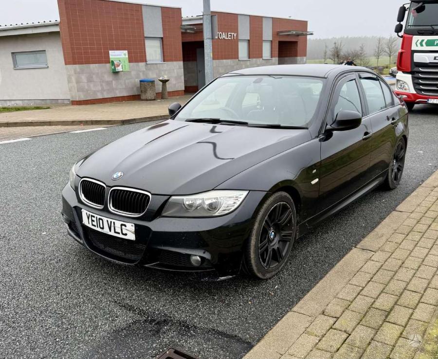 Melns BMW 318 2010 Kauņa, ar dzinēja tilpumu 1.80 L un nobraukumu 202 tūkst. km par 2450 €, foto 3 vietnē AUTOMOTO.COM.LV
