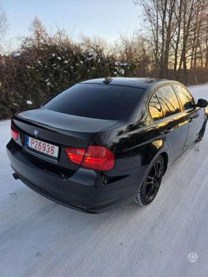 Black BMW 318 2010 in Vilkaviskis, with an engine capacity of 2.00 L and mileage of 271 thousand km for 4350 €, photo 4 on AUTOMOTO.COM.LV