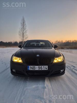 Melns BMW 318 2010 Rīga, ar dzinēja tilpumu 2.00 L un nobraukumu 293 tūkst. km par 6000 €, foto  vietnē AUTOMOTO.COM.LV