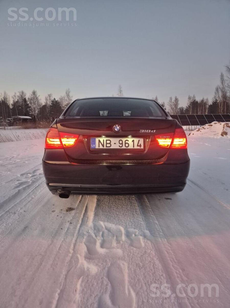 Melns BMW 318 2010 Rīga, ar dzinēja tilpumu 2.00 L un nobraukumu 293 tūkst. km par 6000 €, foto 2 vietnē AUTOMOTO.COM.LV