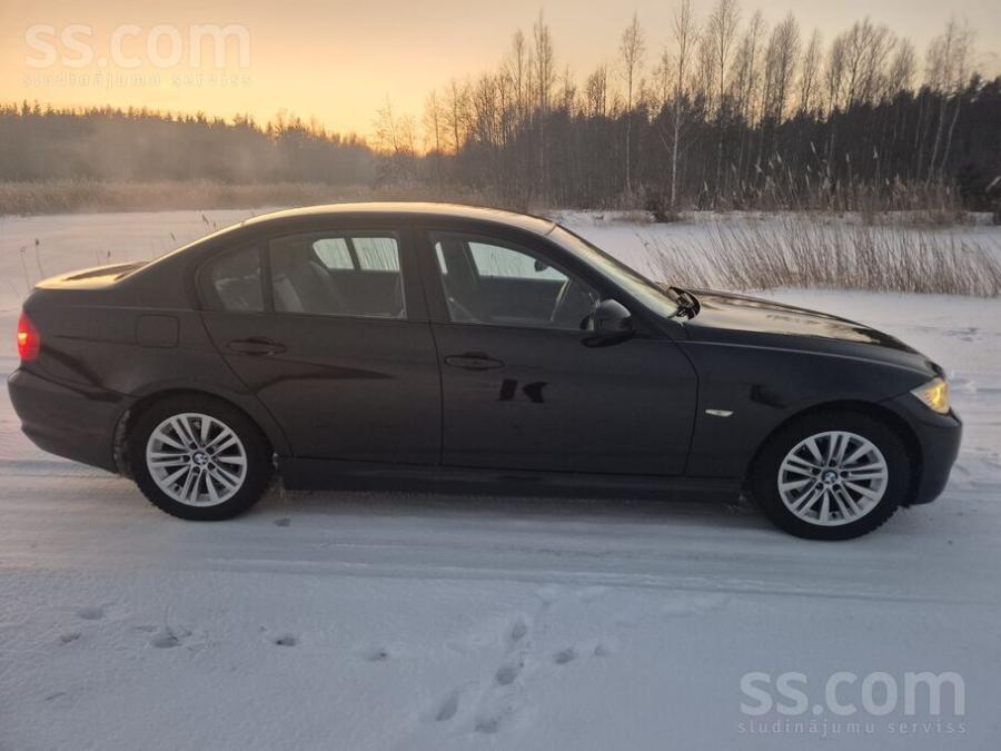 Melns BMW 318 2010 Rīga, ar dzinēja tilpumu 2.00 L un nobraukumu 293 tūkst. km par 6000 €, foto 3 vietnē AUTOMOTO.COM.LV