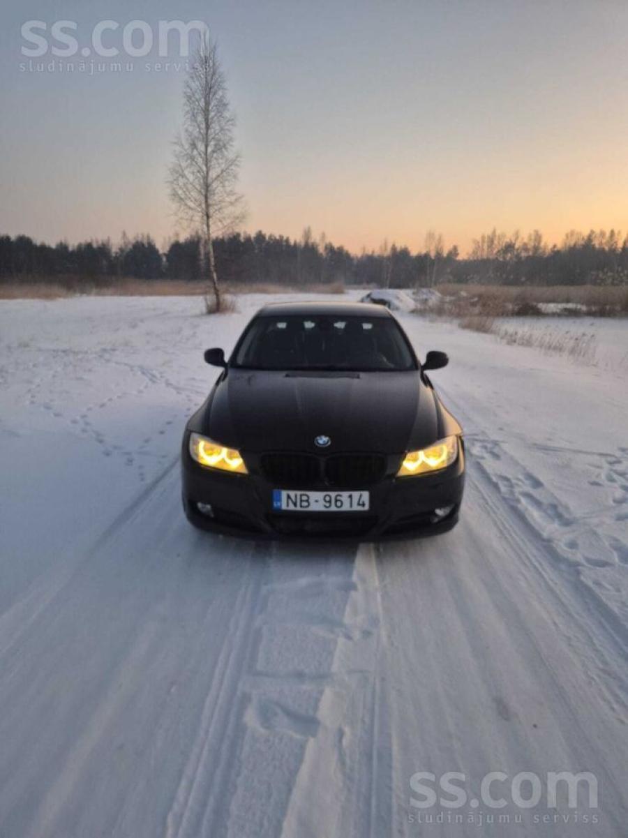 Melns BMW 318 2010 Rīga, ar dzinēja tilpumu 2.00 L un nobraukumu 293 tūkst. km par 6000 €, foto 7 vietnē AUTOMOTO.COM.LV