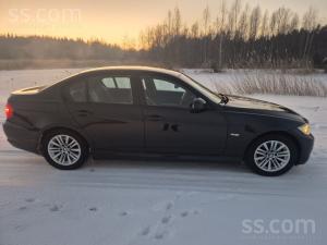 Black BMW 318 2010 in Riga, with an engine capacity of 2.00 L and mileage of 293 thousand km for 6000 €, photo 3 on AUTOMOTO.COM.LV