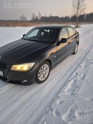 Black BMW 318 2010 in Riga, with an engine capacity of 2.00 L and mileage of 293 thousand km for 6000 €, photo 5 on AUTOMOTO.COM.LV
