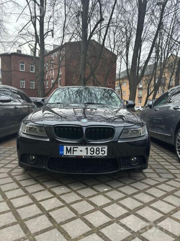 Black BMW 318 2010 in Riga, with an engine capacity of 2.00 L and mileage of 318 thousand km for 6500 €, photo 1 on AUTOMOTO.COM.LV