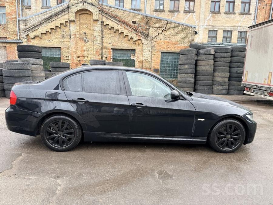 Melns BMW 318 2010 Rīga, ar dzinēja tilpumu 2.00 L un nobraukumu 318 tūkst. km par 6500 €, foto 5 vietnē AUTOMOTO.COM.LV