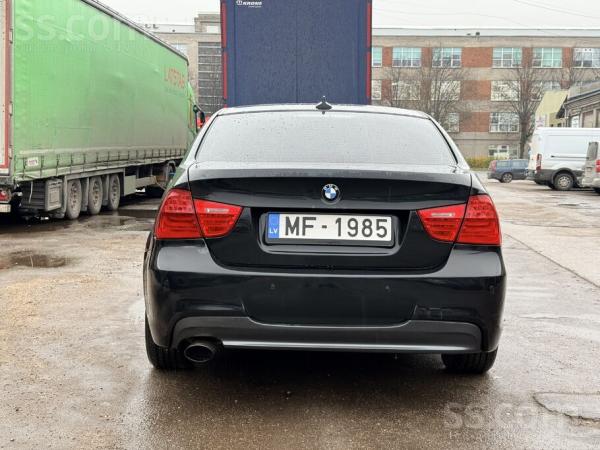 Black BMW 318 2010 in Riga, with an engine capacity of 2.00 L and mileage of 318 thousand km for 6500 €, photo 5 on AUTOMOTO.COM.LV