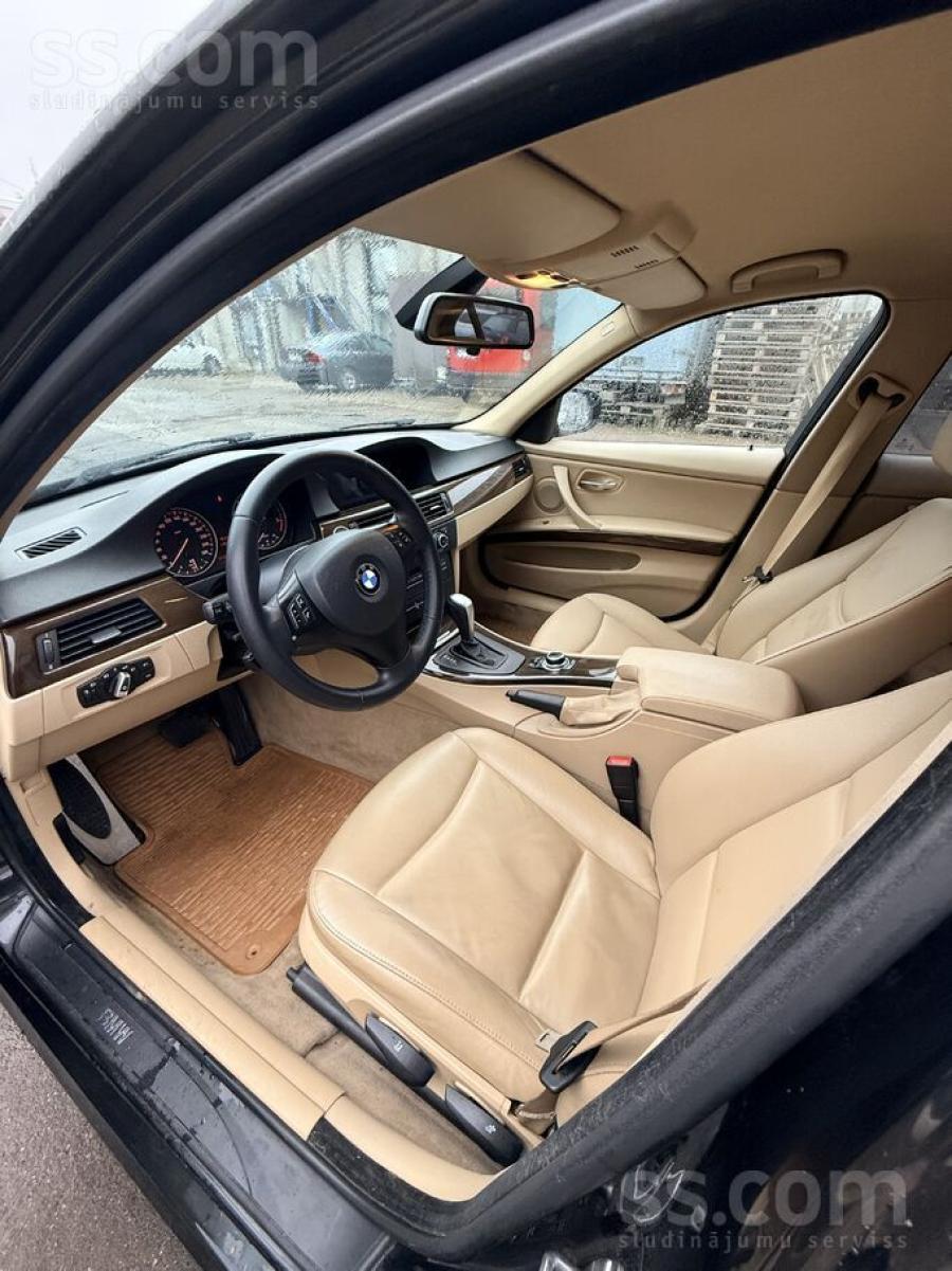 Melns BMW 318 2010 Rīga, ar dzinēja tilpumu 2.00 L un nobraukumu 318 tūkst. km par 6500 €, foto 10 vietnē AUTOMOTO.COM.LV