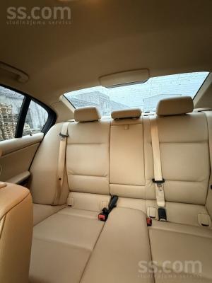 Melns BMW 318 2010 Rīga, ar dzinēja tilpumu 2.00 L un nobraukumu 318 tūkst. km par 6500 €, foto 12 vietnē AUTOMOTO.COM.LV