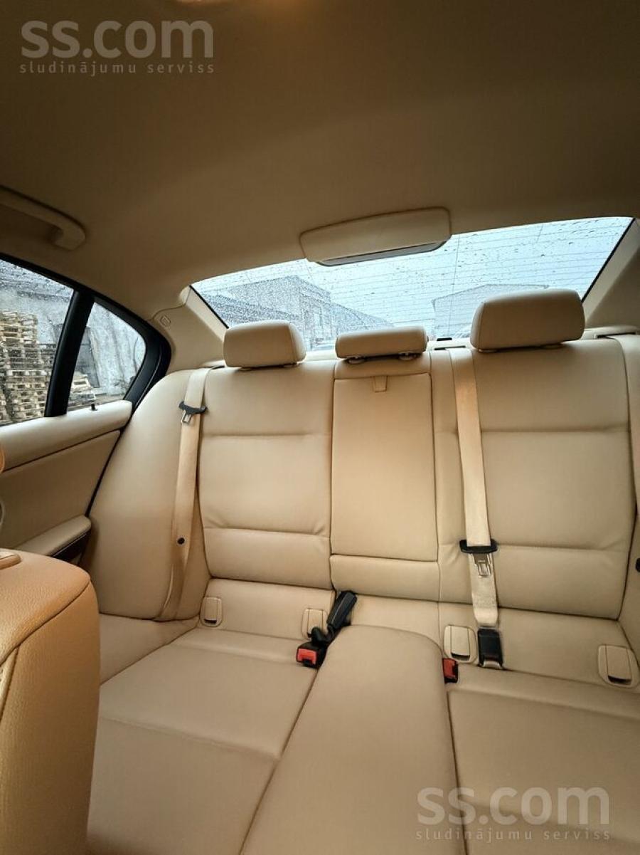 Melns BMW 318 2010 Rīga, ar dzinēja tilpumu 2.00 L un nobraukumu 318 tūkst. km par 6500 €, foto 12 vietnē AUTOMOTO.COM.LV