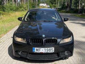 Черный БМВ 318 2010 в Рига, объемом двигателя 2.00 л и пробегом 320 тыс. км за 6000 €, фото 1 на AUTOMOTO.COM.LV