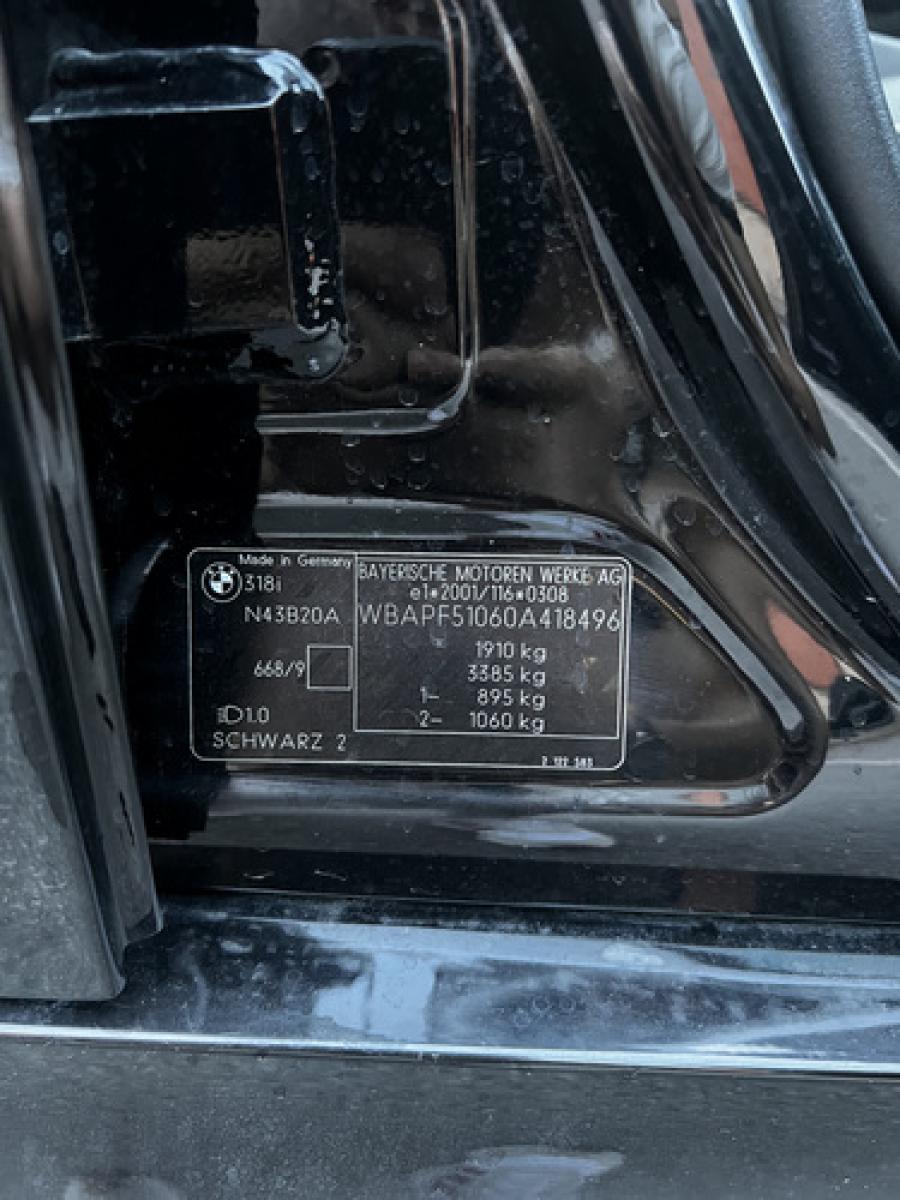 Melns BMW 318 2010 Tallina, ar dzinēja tilpumu 0.11 L un nobraukumu 172 tūkst. km par 6850 €, foto 13 vietnē AUTOMOTO.COM.LV