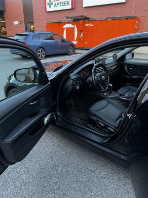 Melns BMW 318 2010 Tallina, ar dzinēja tilpumu 0.11 L un nobraukumu 172 tūkst. km par 6850 €, foto 20 vietnē AUTOMOTO.COM.LV