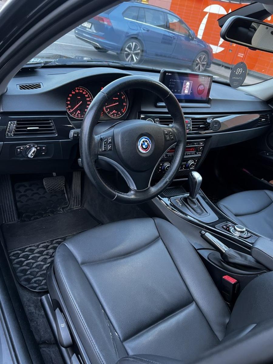 Melns BMW 318 2010 Tallina, ar dzinēja tilpumu 0.11 L un nobraukumu 172 tūkst. km par 6850 €, foto 22 vietnē AUTOMOTO.COM.LV