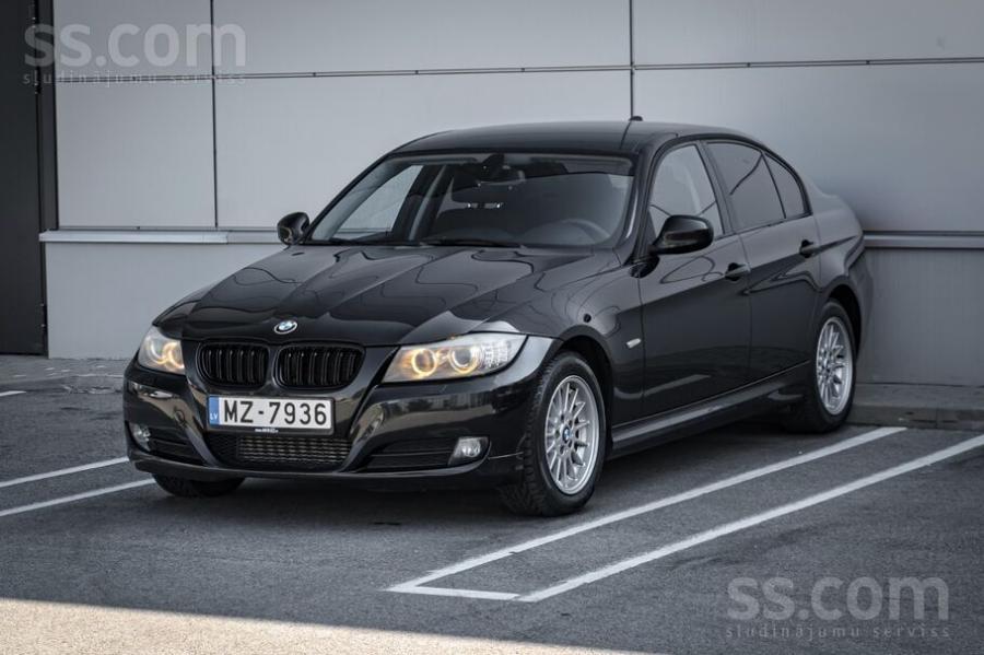 Black BMW 318 2010 in Riga, with an engine capacity of 2.00 L and mileage of 304 thousand km for 4990 €, photo 1 on AUTOMOTO.COM.LV