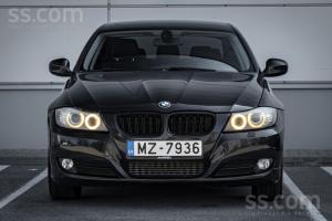 Black BMW 318 2010 in Riga, with an engine capacity of 2.00 L and mileage of 304 thousand km for 4990 €, photo 3 on AUTOMOTO.COM.LV