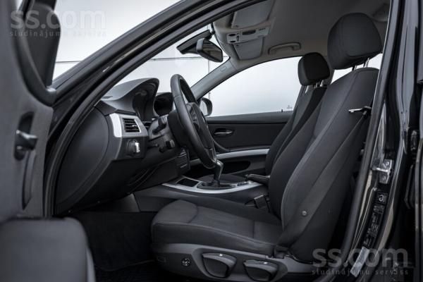 Melns BMW 318 2010 Rīga, ar dzinēja tilpumu 2.00 L un nobraukumu 304 tūkst. km par 4990 €, foto 7 vietnē AUTOMOTO.COM.LV