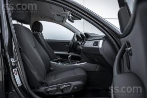 Black BMW 318 2010 in Riga, with an engine capacity of 2.00 L and mileage of 304 thousand km for 4990 €, photo 9 on AUTOMOTO.COM.LV