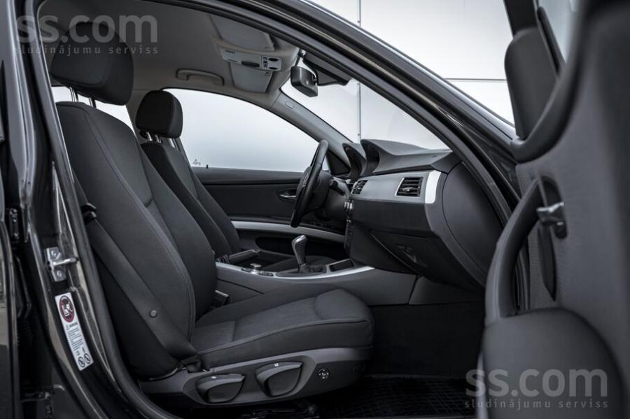 Black BMW 318 2010 in Riga, with an engine capacity of 2.00 L and mileage of 304 thousand km for 4990 €, photo 9 on AUTOMOTO.COM.LV