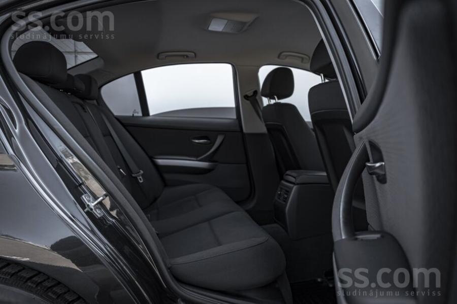 Black BMW 318 2010 in Riga, with an engine capacity of 2.00 L and mileage of 304 thousand km for 4990 €, photo 11 on AUTOMOTO.COM.LV
