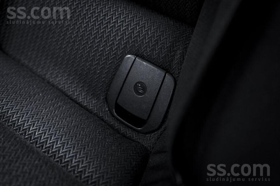 Black BMW 318 2010 in Riga, with an engine capacity of 2.00 L and mileage of 304 thousand km for 4990 €, photo 12 on AUTOMOTO.COM.LV