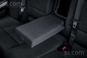 Black BMW 318 2010 in Riga, with an engine capacity of 2.00 L and mileage of 304 thousand km for 4990 €, photo 13 on AUTOMOTO.COM.LV