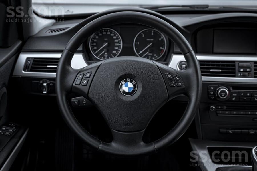 Black BMW 318 2010 in Riga, with an engine capacity of 2.00 L and mileage of 304 thousand km for 4990 €, photo 18 on AUTOMOTO.COM.LV