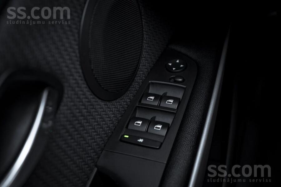 Black BMW 318 2010 in Riga, with an engine capacity of 2.00 L and mileage of 304 thousand km for 4990 €, photo 24 on AUTOMOTO.COM.LV
