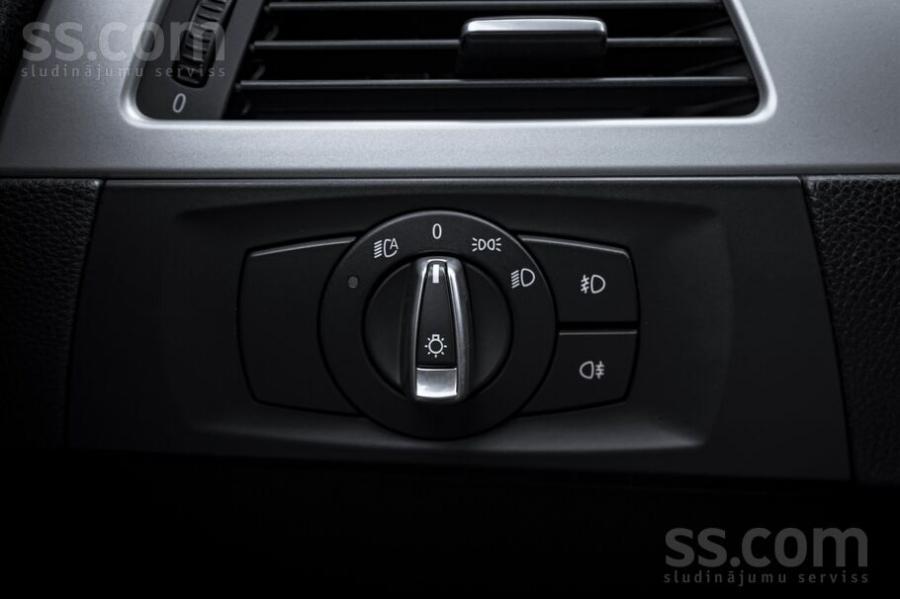 Black BMW 318 2010 in Riga, with an engine capacity of 2.00 L and mileage of 304 thousand km for 4990 €, photo 25 on AUTOMOTO.COM.LV