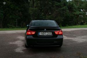Black BMW 318 2010 in Kaunas, with an engine capacity of 2.00 L and mileage of 173 thousand km for 4700 €, photo 3 on AUTOMOTO.COM.LV