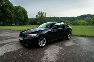 Black BMW 318 2010 in Kaunas, with an engine capacity of 2.00 L and mileage of 173 thousand km for 4700 €, photo 4 on AUTOMOTO.COM.LV