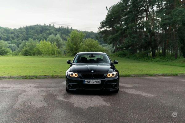Melns BMW 318 2010 Kauņa, ar dzinēja tilpumu 2.00 L un nobraukumu 173 tūkst. km par 4700 €, foto 5 vietnē AUTOMOTO.COM.LV