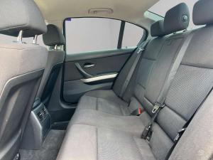 Black BMW 318 2010 in Kaunas, with an engine capacity of 2.00 L and mileage of 287 thousand km for 4999 €, photo 12 on AUTOMOTO.COM.LV