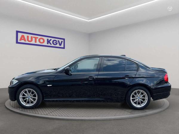 Black BMW 318 2010 in Kaunas, with an engine capacity of 2.00 L and mileage of 287 thousand km for 4999 €, photo 2 on AUTOMOTO.COM.LV