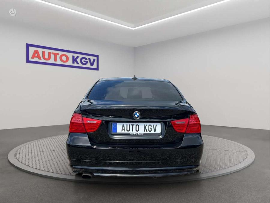 Melns BMW 318 2010 Kauņa, ar dzinēja tilpumu 2.00 L un nobraukumu 287 tūkst. km par 4999 €, foto 5 vietnē AUTOMOTO.COM.LV