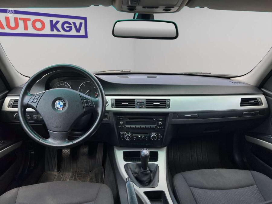 Melns BMW 318 2010 Kauņa, ar dzinēja tilpumu 2.00 L un nobraukumu 287 tūkst. km par 4999 €, foto 13 vietnē AUTOMOTO.COM.LV