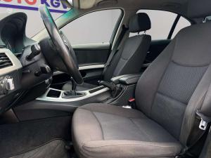 Melns BMW 318 2010 Kauņa, ar dzinēja tilpumu 2.00 L un nobraukumu 287 tūkst. km par 4999 €, foto 14 vietnē AUTOMOTO.COM.LV