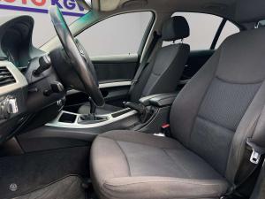 Melns BMW 318 2010 Kauņa, ar dzinēja tilpumu 2.00 L un nobraukumu 287 tūkst. km par 4999 €, foto 14 vietnē AUTOMOTO.COM.LV
