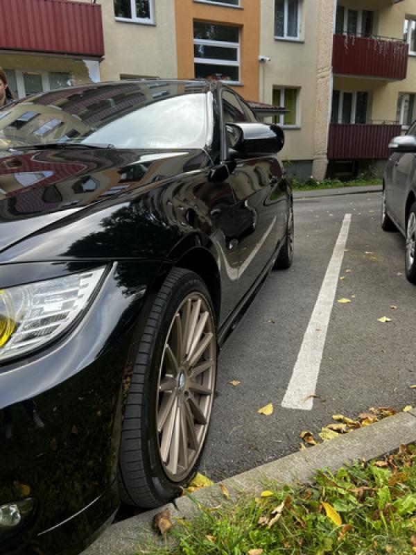 Melns BMW 318 2010 Tallina, ar dzinēja tilpumu 2.00 L un nobraukumu 177 tūkst. km par 6800 €, foto 4 vietnē AUTOMOTO.COM.LV