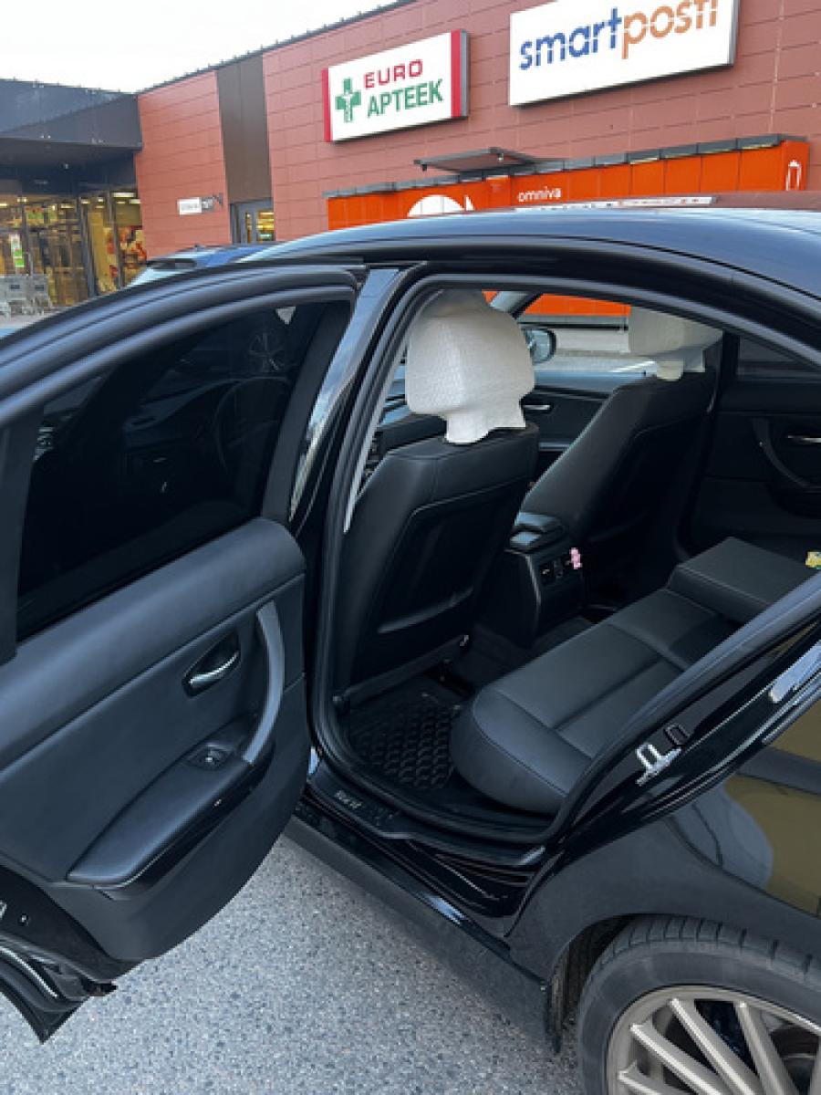Black BMW 318 2010 in Tallinn, with an engine capacity of 2.00 L and mileage of 177 thousand km for 6800 €, photo 13 on AUTOMOTO.COM.LV