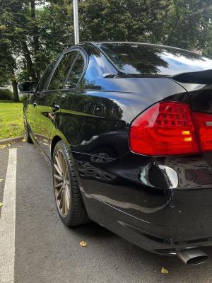 Black BMW 318 2010 in Tallinn, with an engine capacity of 2.00 L and mileage of 177 thousand km for 6800 €, photo 18 on AUTOMOTO.COM.LV