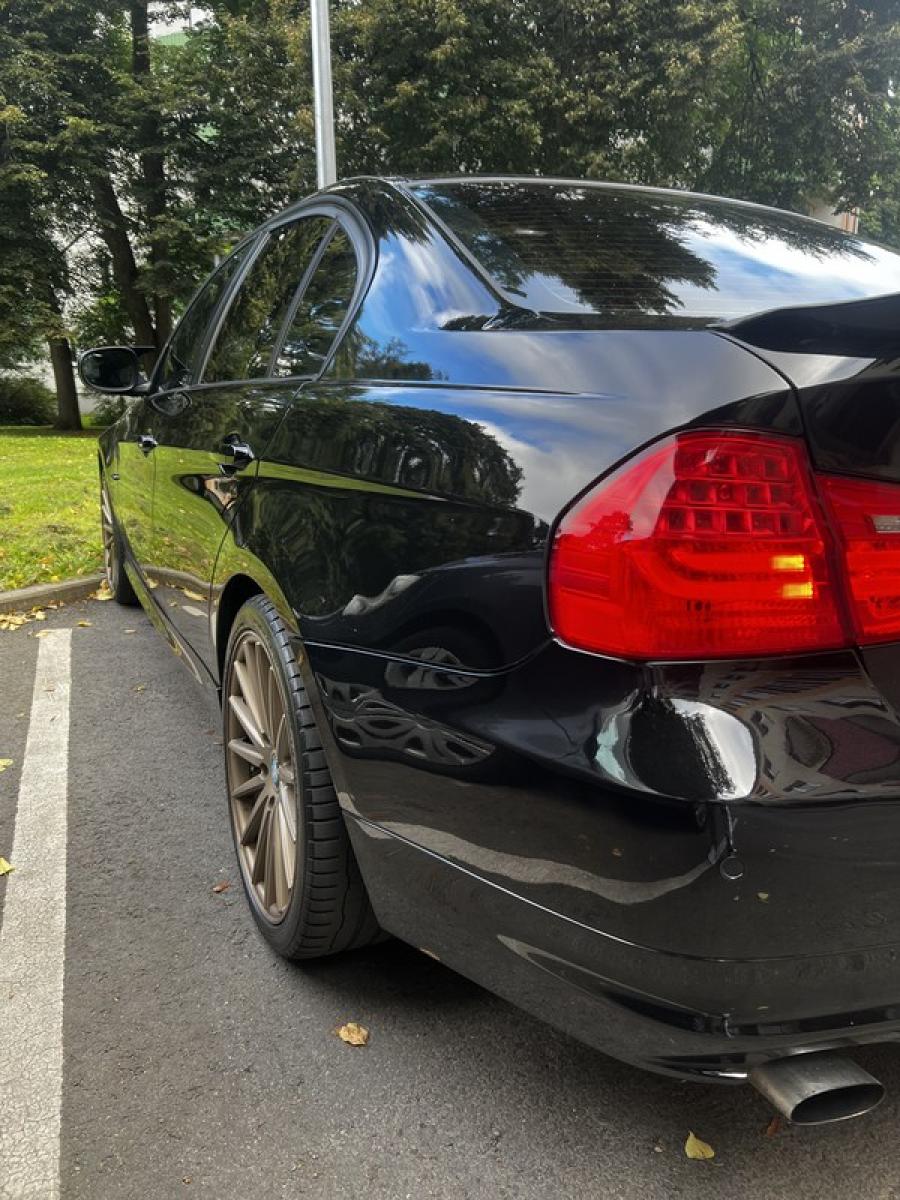 Black BMW 318 2010 in Tallinn, with an engine capacity of 2.00 L and mileage of 177 thousand km for 6800 €, photo 18 on AUTOMOTO.COM.LV