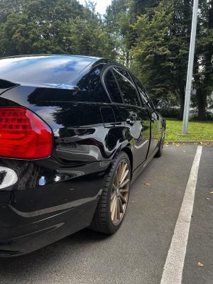 Black BMW 318 2010 in Tallinn, with an engine capacity of 2.00 L and mileage of 177 thousand km for 6800 €, photo 22 on AUTOMOTO.COM.LV