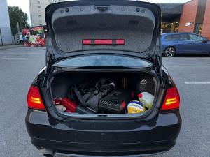 Black BMW 318 2010 in Tallinn, with an engine capacity of 2.00 L and mileage of 177 thousand km for 6800 €, photo 27 on AUTOMOTO.COM.LV