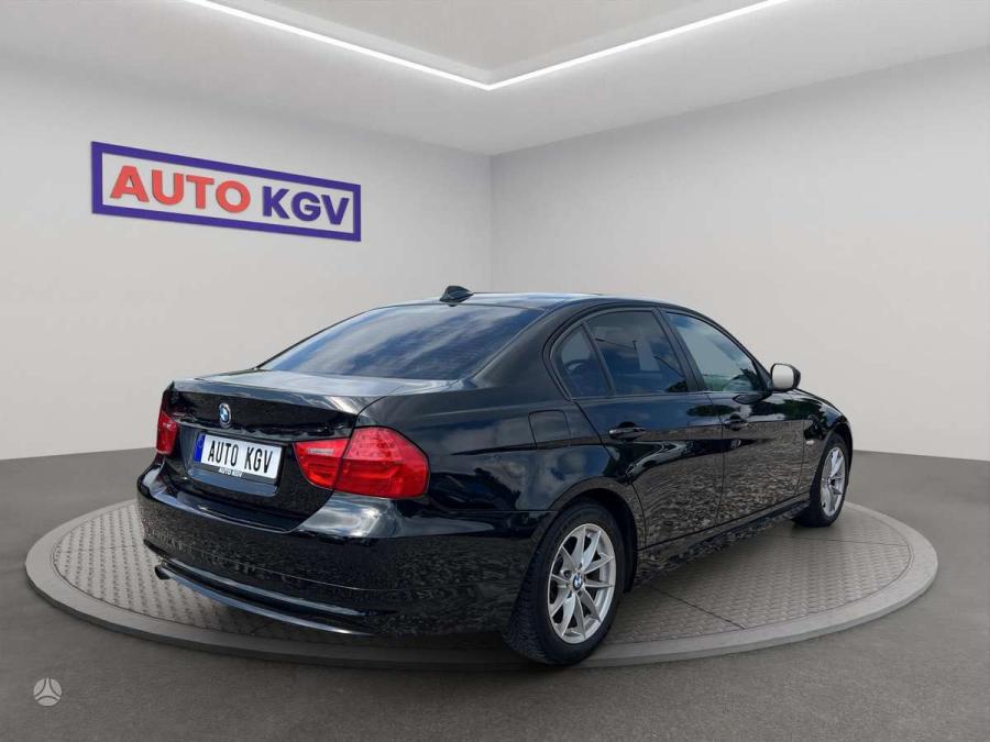 Melns BMW 318 2010 Kauņa, ar dzinēja tilpumu 2.00 L un nobraukumu 287 tūkst. km par 4999 €, foto 6 vietnē AUTOMOTO.COM.LV