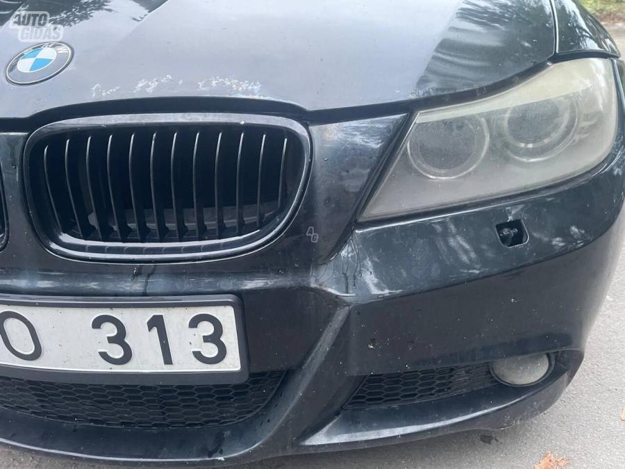 Black BMW 318 2010 in Kaunas, with an engine capacity of 2.00 L and mileage of 280 thousand km for 3900 €, photo 3 on AUTOMOTO.COM.LV