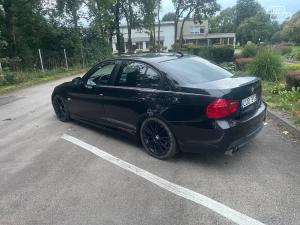 Black BMW 318 2010 in Kaunas, with an engine capacity of 2.00 L and mileage of 280 thousand km for 3900 €, photo 8 on AUTOMOTO.COM.LV
